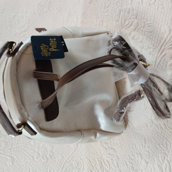 Warner Bros. | Bags | Harry Potter World Of Wizarding Hedwig Mini ...